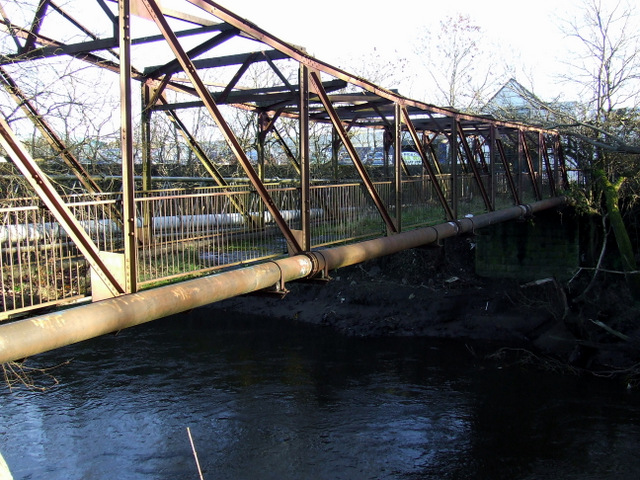 Footbridge Paisley Renfrew, Geograph commons licence – GoBike