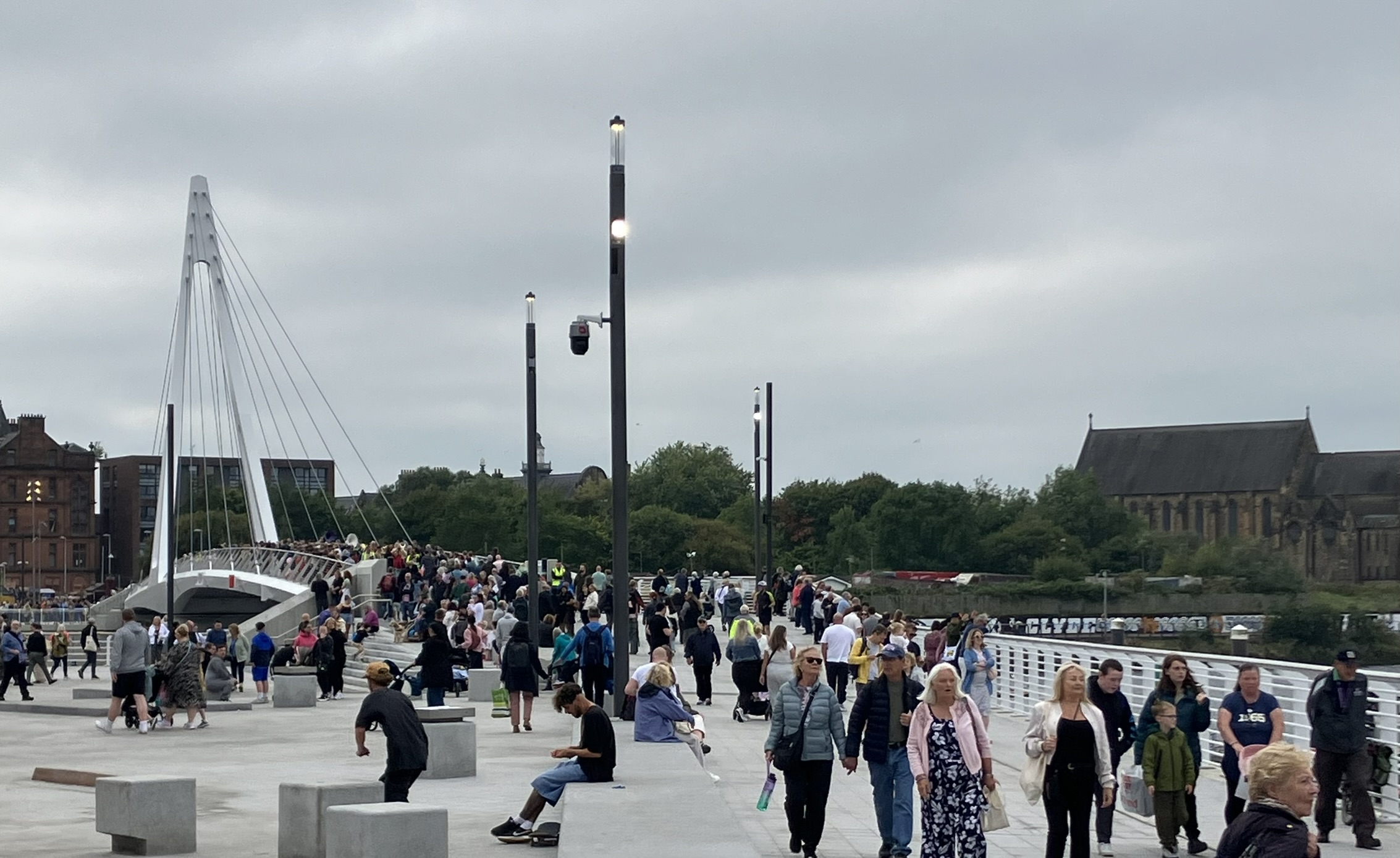Sunday, 06 October, our first group ride over the new bridge at Govan ...